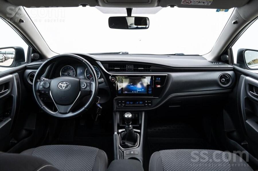 Pelēks Toyota Corolla 2018 Rīga, ar dzinēja tilpumu 1.60 L un nobraukumu 118 tūkst. km par 10650 €, foto 10 vietnē AUTOMOTO.COM.LV