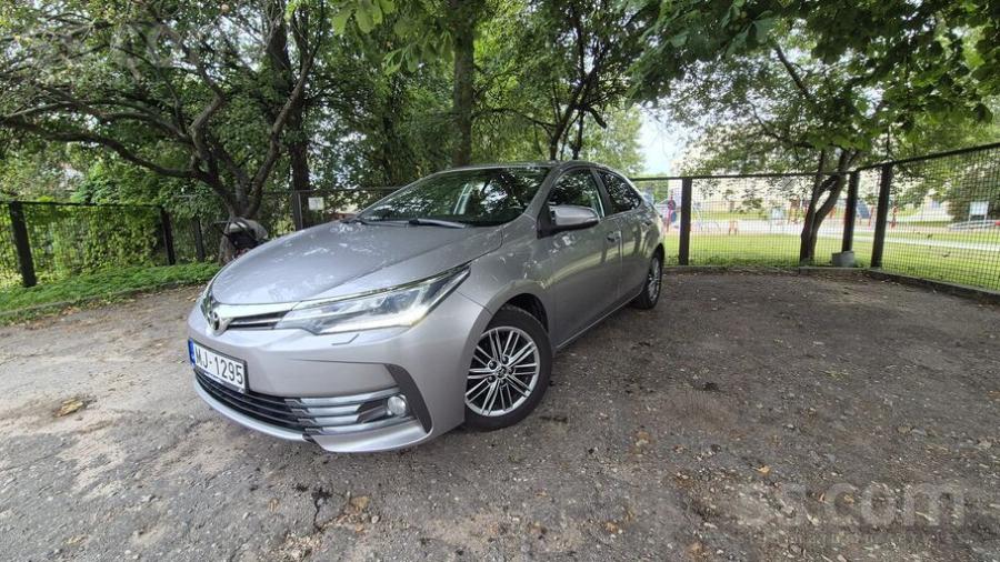 Pelēks Toyota Corolla 2018 Rīga, ar dzinēja tilpumu 1.60 L un nobraukumu 102 tūkst. km par 11990 €, foto 1 vietnē AUTOMOTO.COM.LV