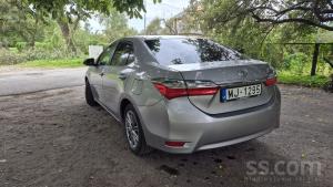 Pelēks Toyota Corolla 2018 Rīga, ar dzinēja tilpumu 1.60 L un nobraukumu 102 tūkst. km par 11990 €, foto 5 vietnē AUTOMOTO.COM.LV