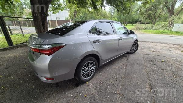 Pelēks Toyota Corolla 2018 Rīga, ar dzinēja tilpumu 1.60 L un nobraukumu 102 tūkst. km par 11990 €, foto 4 vietnē AUTOMOTO.COM.LV