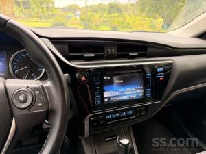 Grey Toyota Corolla 2018 in Jelgava, with an engine capacity of 1.60 L and mileage of 103 thousand km for 11900 €, photo 7 on AUTOMOTO.COM.LV