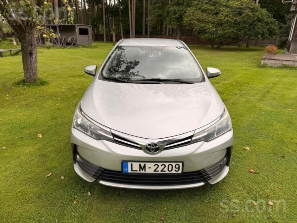 Pelēks Toyota Corolla 2018 Jelgava, ar dzinēja tilpumu 1.60 L un nobraukumu 103 tūkst. km par 11900 €, foto 1 vietnē AUTOMOTO.COM.LV