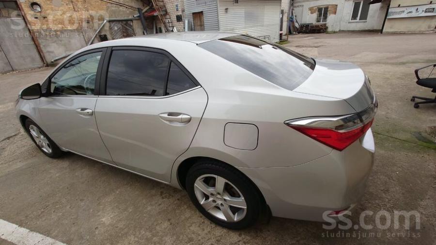 Pelēks Toyota Corolla 2018 Rīga, ar dzinēja tilpumu 1.60 L un nobraukumu 113 tūkst. km par 10690 €, foto 4 vietnē AUTOMOTO.COM.LV