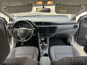 Pelēks Toyota Corolla 2018 Rīga, ar dzinēja tilpumu 1.60 L un nobraukumu 113 tūkst. km par 10690 €, foto 6 vietnē AUTOMOTO.COM.LV