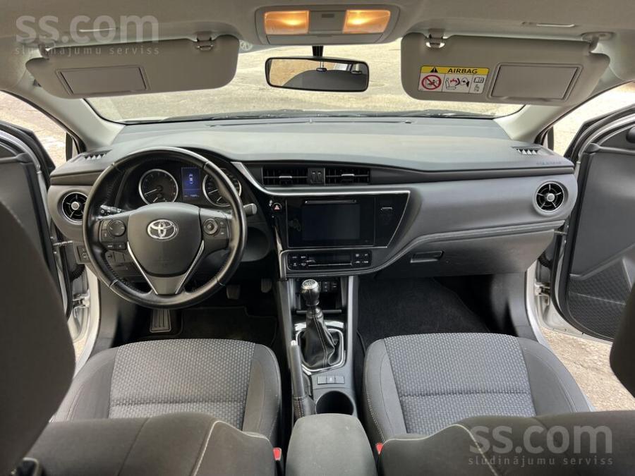 Pelēks Toyota Corolla 2018 Rīga, ar dzinēja tilpumu 1.60 L un nobraukumu 113 tūkst. km par 10690 €, foto 6 vietnē AUTOMOTO.COM.LV