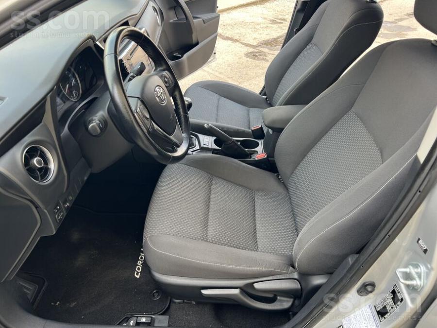 Pelēks Toyota Corolla 2018 Rīga, ar dzinēja tilpumu 1.60 L un nobraukumu 113 tūkst. km par 10690 €, foto 7 vietnē AUTOMOTO.COM.LV