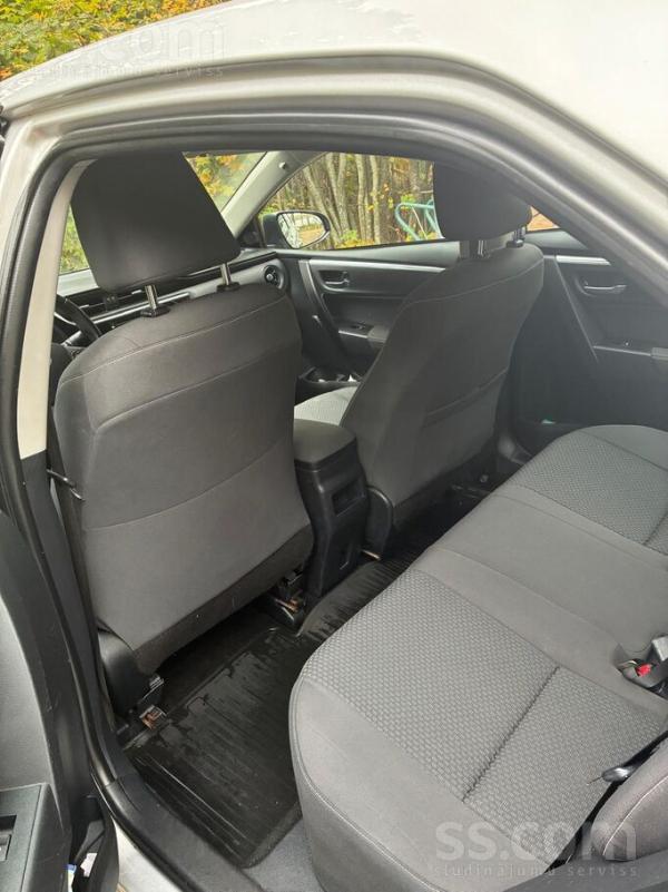 Pelēks Toyota Corolla 2018 Jūrmala, ar dzinēja tilpumu 1.60 L un nobraukumu 168 tūkst. km par 9900 €, foto 7 vietnē AUTOMOTO.COM.LV