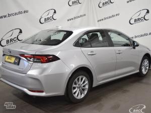 Grey Toyota Corolla 2019 in Riga, with an engine capacity of 1.80 L and mileage of 103 thousand km for 16900 €, photo 2 on AUTOMOTO.COM.LV