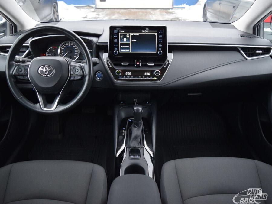 Grey Toyota Corolla 2019 in Riga, with an engine capacity of 1.80 L and mileage of 103 thousand km for 16900 €, photo 4 on AUTOMOTO.COM.LV