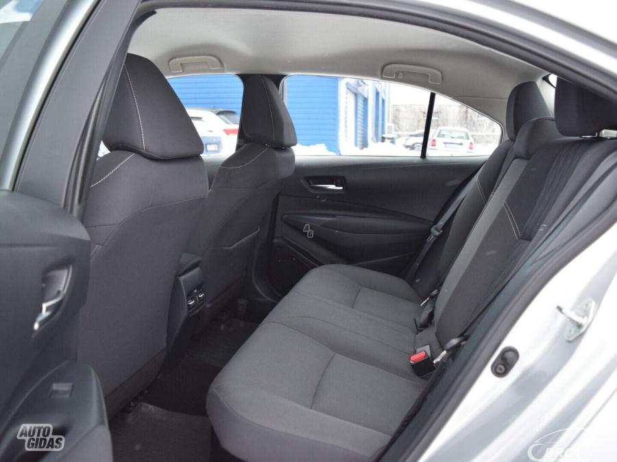 Grey Toyota Corolla 2019 in Riga, with an engine capacity of 1.80 L and mileage of 103 thousand km for 16900 €, photo 13 on AUTOMOTO.COM.LV