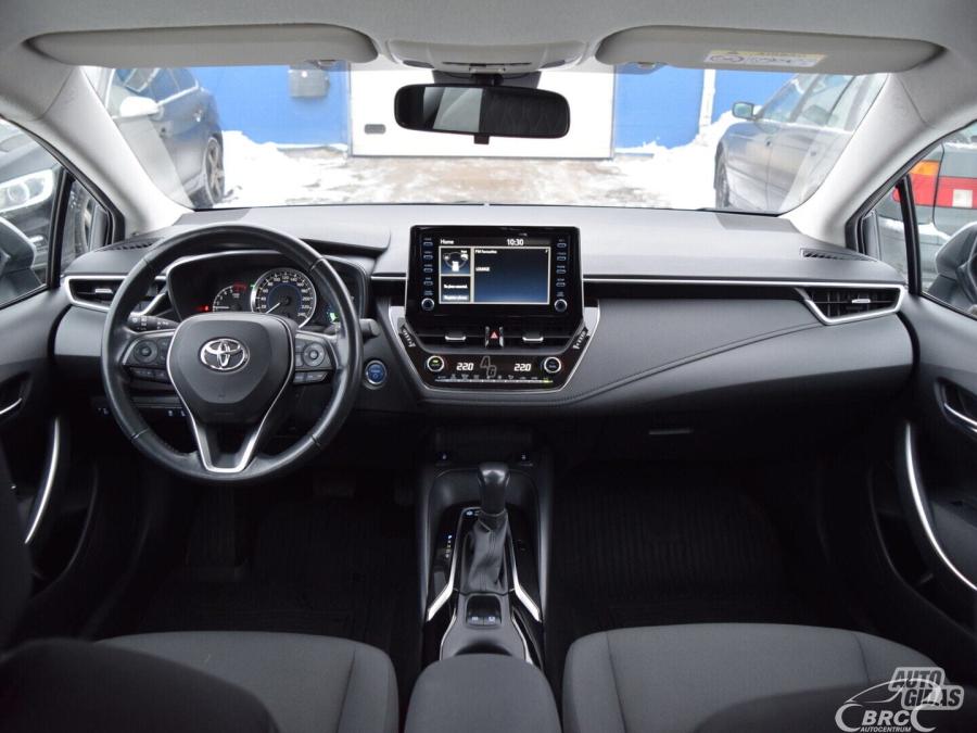Grey Toyota Corolla 2019 in Riga, with an engine capacity of 1.80 L and mileage of 103 thousand km for 16900 €, photo 15 on AUTOMOTO.COM.LV