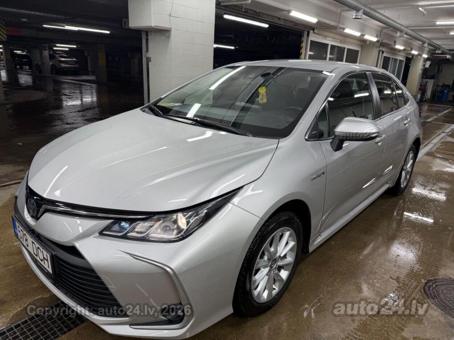 Grey Toyota Corolla 2019 in Tallinn, with an engine capacity of 1.80 L and mileage of 105 thousand km for 16990 €, photo 1 on AUTOMOTO.COM.LV