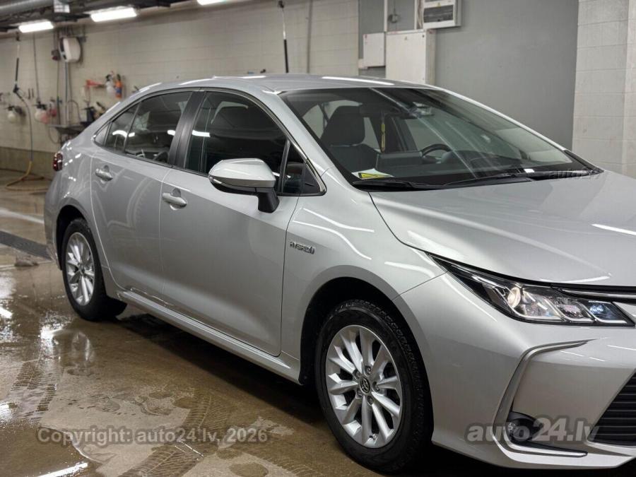 Grey Toyota Corolla 2019 in Tallinn, with an engine capacity of 1.80 L and mileage of 105 thousand km for 16990 €, photo 8 on AUTOMOTO.COM.LV