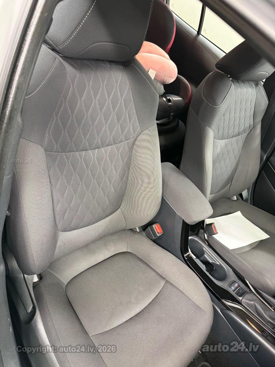 Grey Toyota Corolla 2019 in Tallinn, with an engine capacity of 1.80 L and mileage of 105 thousand km for 16990 €, photo 16 on AUTOMOTO.COM.LV