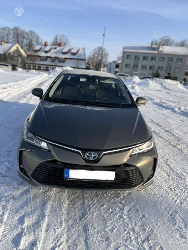 Grey Toyota Corolla 2019 in Klaipeda, with an engine capacity of 1.80 L and mileage of 144 thousand km for 14900 €, photo 3 on AUTOMOTO.COM.LV