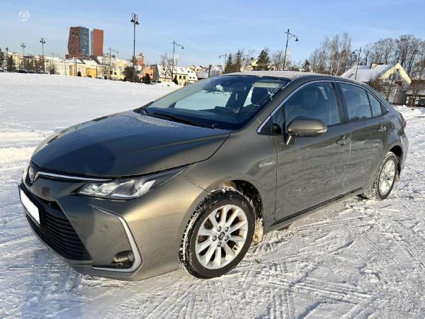 Grey Toyota Corolla 2019 in Klaipeda, with an engine capacity of 1.80 L and mileage of 144 thousand km for 14900 €, photo 4 on AUTOMOTO.COM.LV