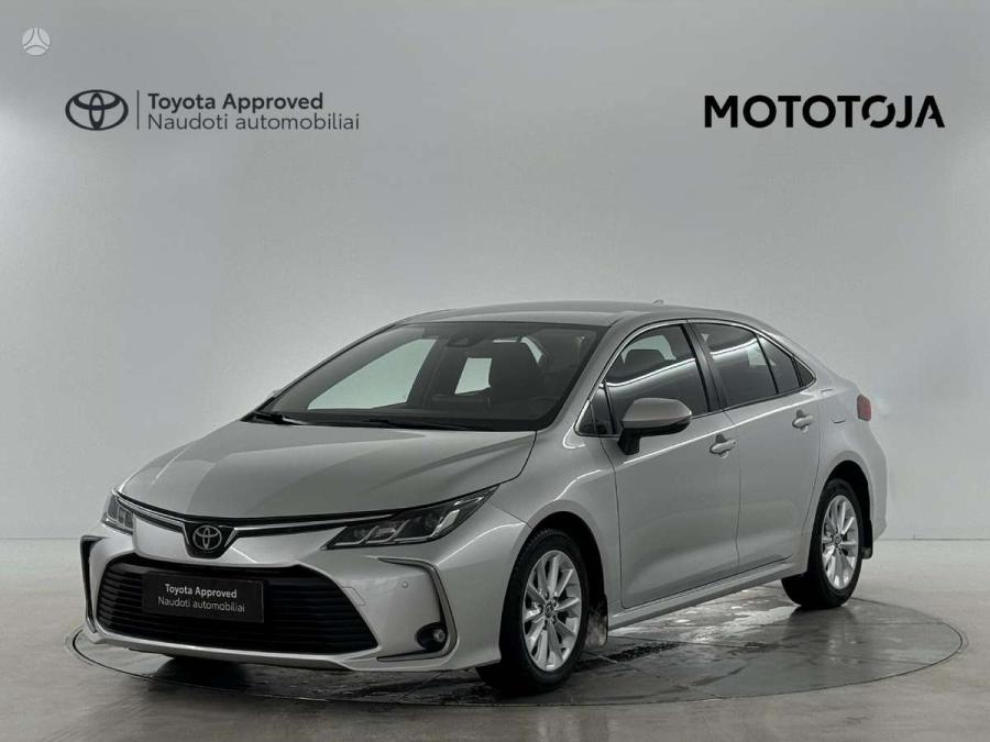 Grey Toyota Corolla 2019 in Vilnius, with an engine capacity of 1.60 L and mileage of 120 thousand km for 14900 €, photo 1 on AUTOMOTO.COM.LV