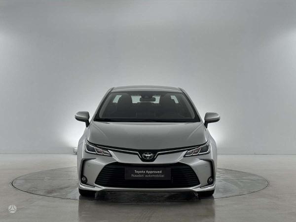 Grey Toyota Corolla 2019 in Vilnius, with an engine capacity of 1.60 L and mileage of 120 thousand km for 14900 €, photo 5 on AUTOMOTO.COM.LV