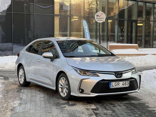 Pelēks Toyota Corolla 2019 Viļņa, ar dzinēja tilpumu 1.60 L un nobraukumu 121 tūkst. km par 14500 €, foto 1 vietnē AUTOMOTO.COM.LV