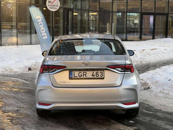 Pelēks Toyota Corolla 2019 Viļņa, ar dzinēja tilpumu 1.60 L un nobraukumu 121 tūkst. km par 14500 €, foto 4 vietnē AUTOMOTO.COM.LV