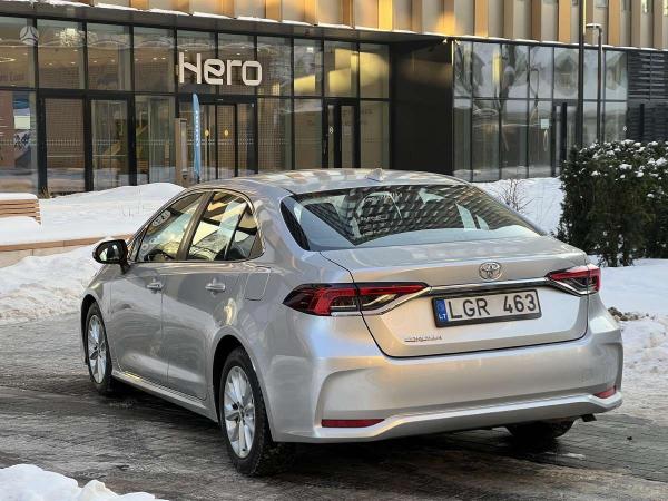 Pelēks Toyota Corolla 2019 Viļņa, ar dzinēja tilpumu 1.60 L un nobraukumu 121 tūkst. km par 14500 €, foto 5 vietnē AUTOMOTO.COM.LV