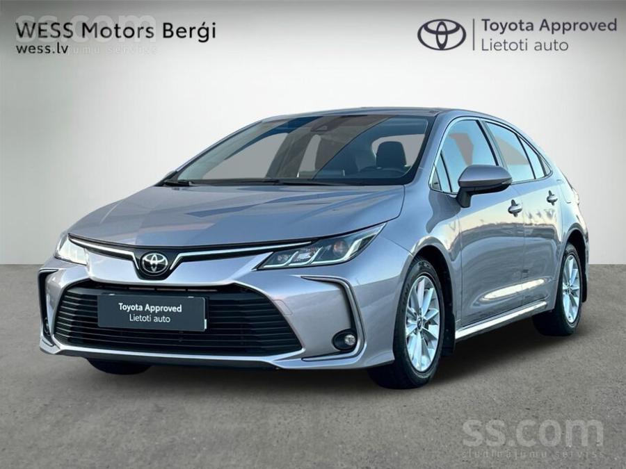 Grey Toyota Corolla 2019 in Riga, with an engine capacity of 1.60 L and mileage of 52 thousand km for 15990 €, photo 1 on AUTOMOTO.COM.LV