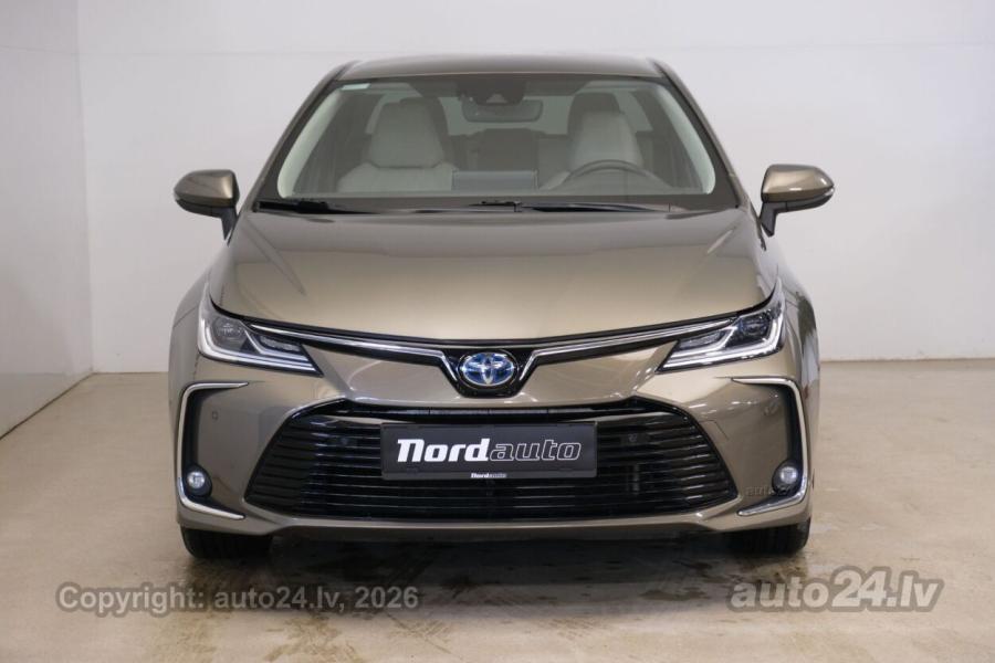 Grey Toyota Corolla 2019 in Tallinn, with an engine capacity of 1.80 L and mileage of 85 thousand km for 18990 €, photo 3 on AUTOMOTO.COM.LV