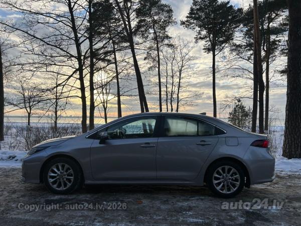 Grey Toyota Corolla 2019 in Tallinn, with an engine capacity of 1.60 L and mileage of 193 thousand km for 9900 €, photo 2 on AUTOMOTO.COM.LV