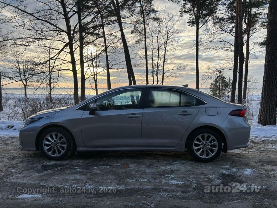Pelēks Toyota Corolla 2019 Tallina, ar dzinēja tilpumu 1.60 L un nobraukumu 193 tūkst. km par 9900 €, foto 3 vietnē AUTOMOTO.COM.LV