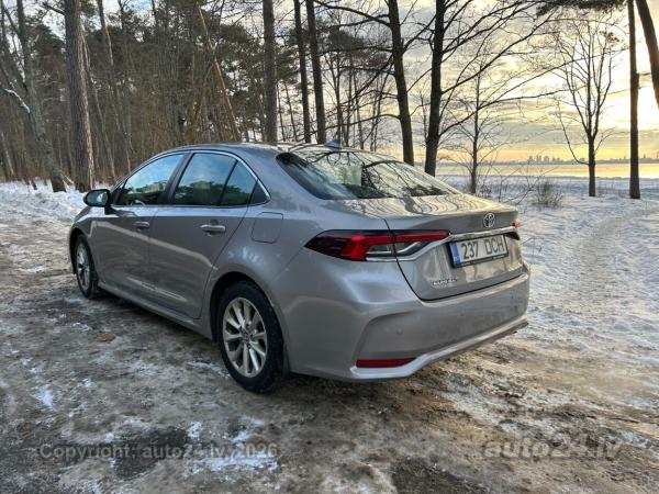 Grey Toyota Corolla 2019 in Tallinn, with an engine capacity of 1.60 L and mileage of 193 thousand km for 9900 €, photo 4 on AUTOMOTO.COM.LV