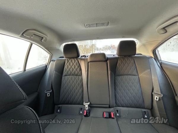 Grey Toyota Corolla 2019 in Tallinn, with an engine capacity of 1.60 L and mileage of 193 thousand km for 9900 €, photo 7 on AUTOMOTO.COM.LV