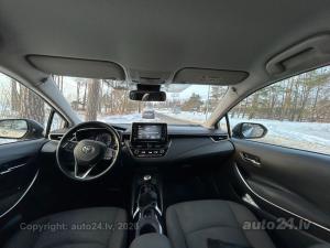 Pelēks Toyota Corolla 2019 Tallina, ar dzinēja tilpumu 1.60 L un nobraukumu 193 tūkst. km par 9900 €, foto 8 vietnē AUTOMOTO.COM.LV