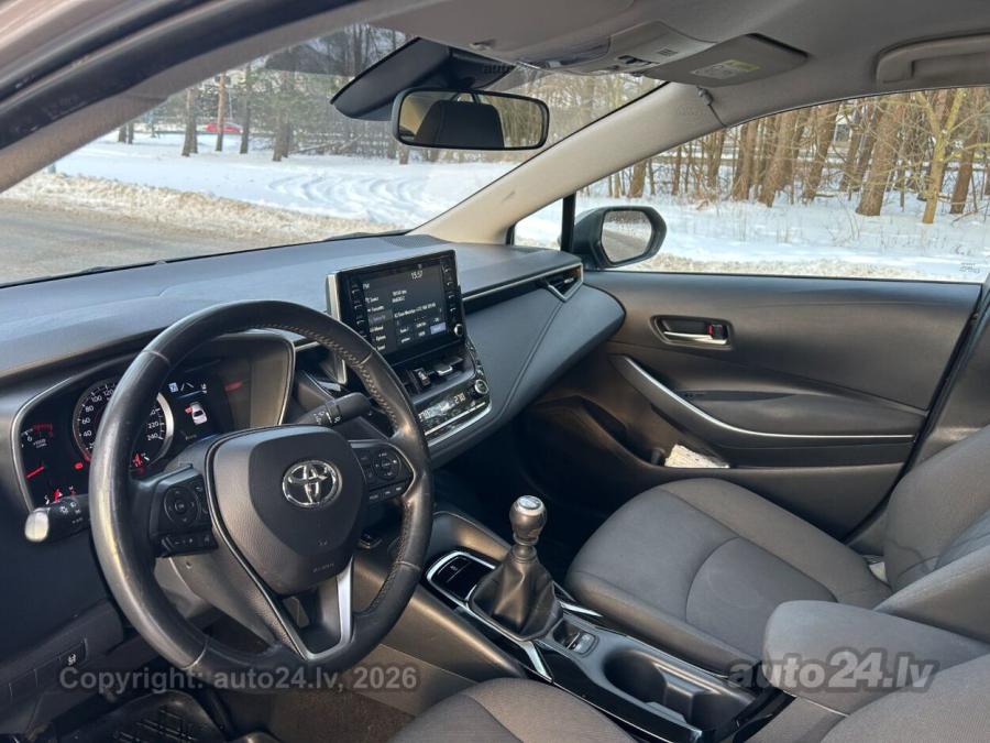 Pelēks Toyota Corolla 2019 Tallina, ar dzinēja tilpumu 1.60 L un nobraukumu 193 tūkst. km par 9900 €, foto 19 vietnē AUTOMOTO.COM.LV