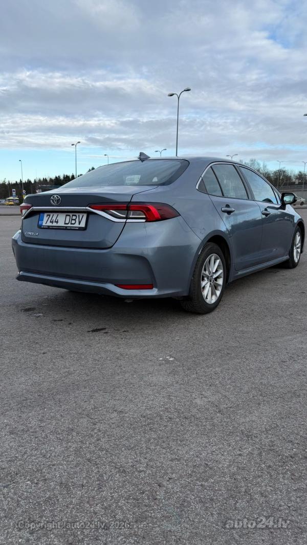 Grey Toyota Corolla 2019 in Tallinn, with an engine capacity of 1.60 L and mileage of 143 thousand km for 15000 €, photo 2 on AUTOMOTO.COM.LV