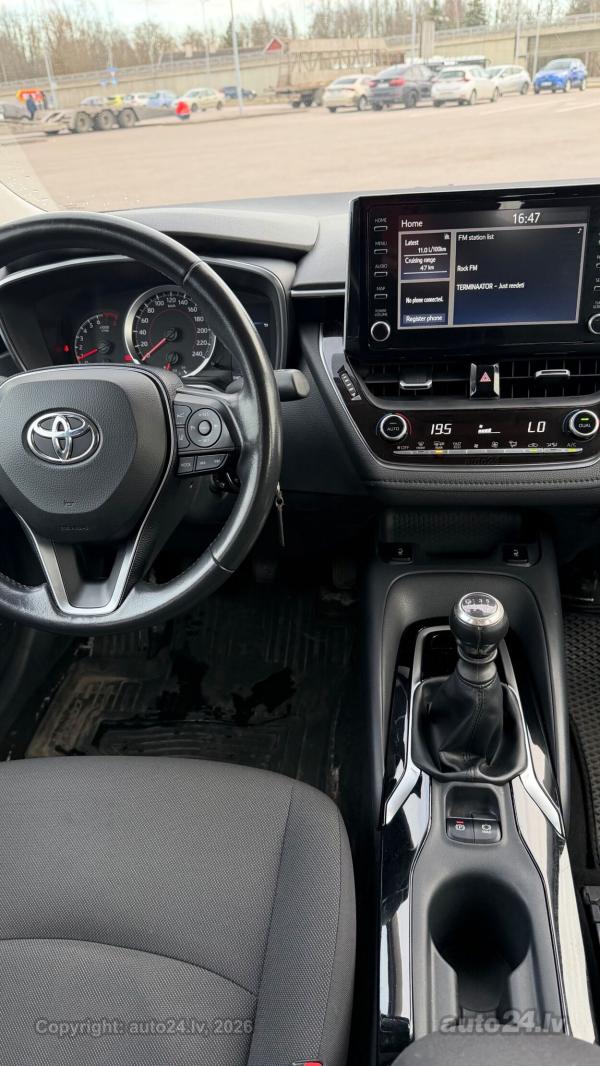 Grey Toyota Corolla 2019 in Tallinn, with an engine capacity of 1.60 L and mileage of 143 thousand km for 15000 €, photo 4 on AUTOMOTO.COM.LV