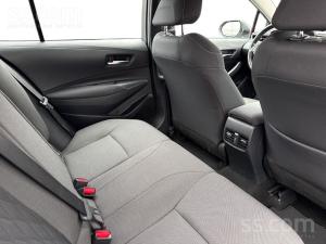 Pelēks Toyota Corolla 2019 Rīga, ar dzinēja tilpumu 1.60 L un nobraukumu 145 tūkst. km par 14990 €, foto 8 vietnē AUTOMOTO.COM.LV