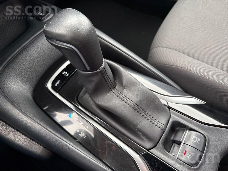 Pelēks Toyota Corolla 2019 Rīga, ar dzinēja tilpumu 1.60 L un nobraukumu 145 tūkst. km par 14990 €, foto 20 vietnē AUTOMOTO.COM.LV