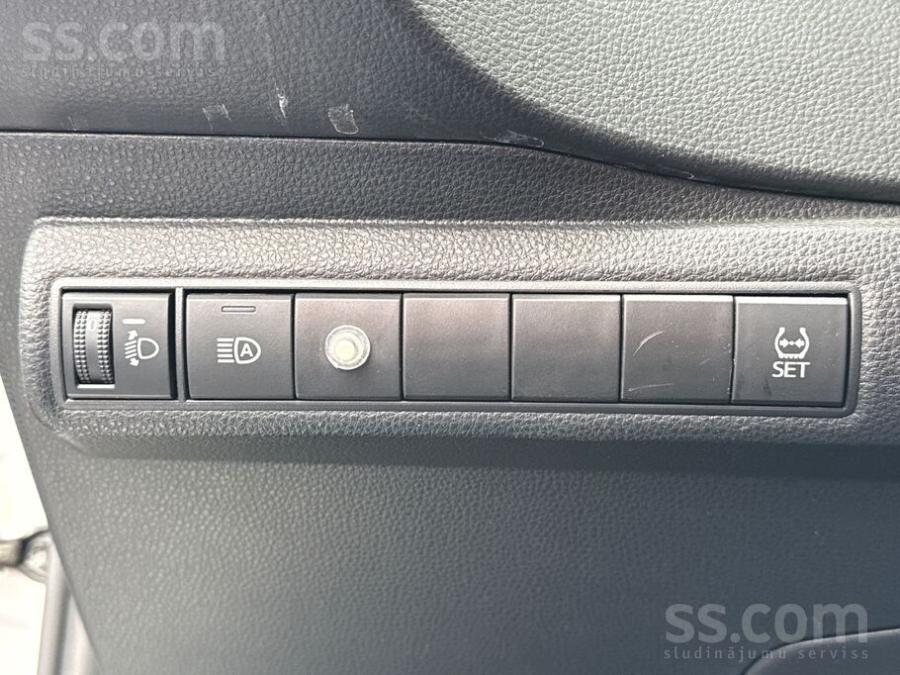 Pelēks Toyota Corolla 2019 Rīga, ar dzinēja tilpumu 1.60 L un nobraukumu 145 tūkst. km par 14990 €, foto 21 vietnē AUTOMOTO.COM.LV