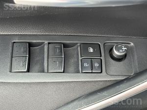 Pelēks Toyota Corolla 2019 Rīga, ar dzinēja tilpumu 1.60 L un nobraukumu 145 tūkst. km par 14990 €, foto 22 vietnē AUTOMOTO.COM.LV