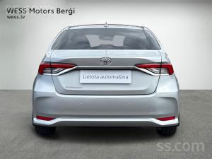 Pelēks Toyota Corolla 2019 Rīga, ar dzinēja tilpumu 1.60 L un nobraukumu 134 tūkst. km par 14990 €, foto 5 vietnē AUTOMOTO.COM.LV
