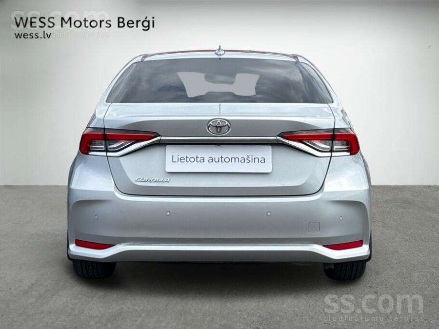 Pelēks Toyota Corolla 2019 Rīga, ar dzinēja tilpumu 1.60 L un nobraukumu 134 tūkst. km par 14990 €, foto 5 vietnē AUTOMOTO.COM.LV