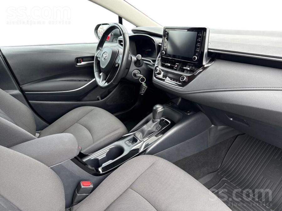 Pelēks Toyota Corolla 2019 Rīga, ar dzinēja tilpumu 1.60 L un nobraukumu 134 tūkst. km par 14990 €, foto 7 vietnē AUTOMOTO.COM.LV
