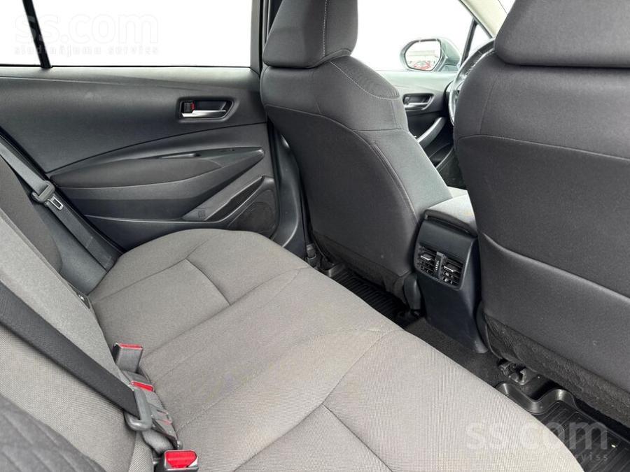 Pelēks Toyota Corolla 2019 Rīga, ar dzinēja tilpumu 1.60 L un nobraukumu 134 tūkst. km par 14990 €, foto 8 vietnē AUTOMOTO.COM.LV