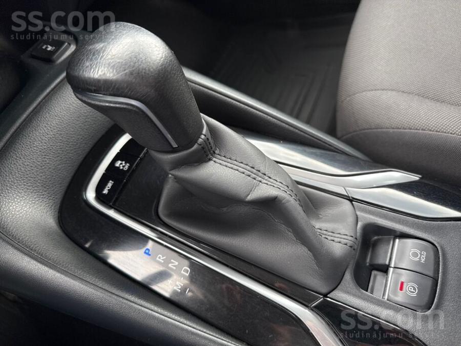 Pelēks Toyota Corolla 2019 Rīga, ar dzinēja tilpumu 1.60 L un nobraukumu 134 tūkst. km par 14990 €, foto 20 vietnē AUTOMOTO.COM.LV