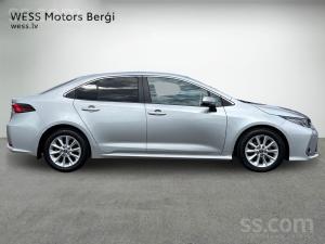 Pelēks Toyota Corolla 2019 Rīga, ar dzinēja tilpumu 1.60 L un nobraukumu 134 tūkst. km par 14990 €, foto 24 vietnē AUTOMOTO.COM.LV