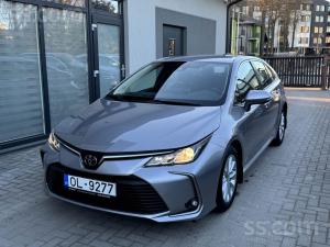 Grey Toyota Corolla 2019 in Riga, with an engine capacity of 1.60 L and mileage of 194 thousand km for 11900 €, photo  on AUTOMOTO.COM.LV