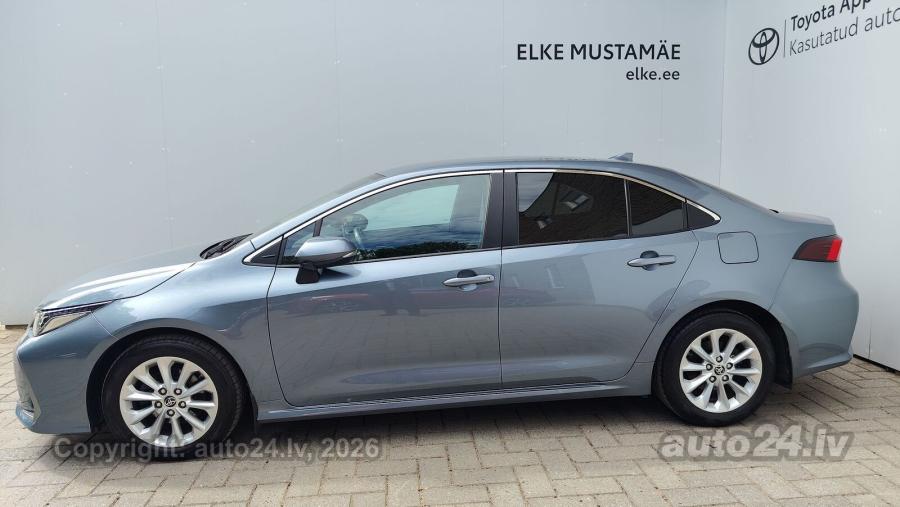 Grey Toyota Corolla 2019 in Tallinn, with an engine capacity of 1.60 L and mileage of 55 thousand km for 16495 €, photo 4 on AUTOMOTO.COM.LV
