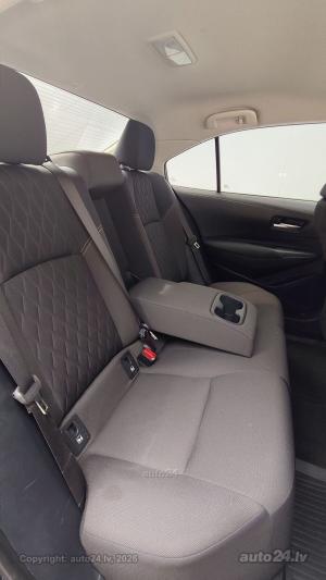 Grey Toyota Corolla 2019 in Tallinn, with an engine capacity of 1.60 L and mileage of 55 thousand km for 16495 €, photo 8 on AUTOMOTO.COM.LV