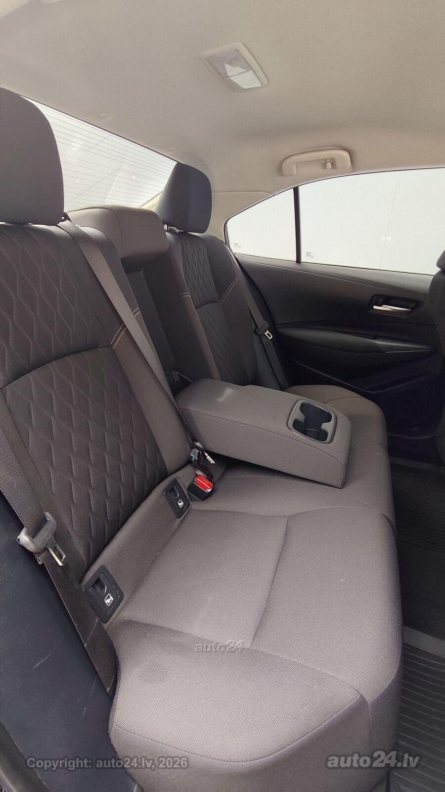 Grey Toyota Corolla 2019 in Tallinn, with an engine capacity of 1.60 L and mileage of 55 thousand km for 16495 €, photo 8 on AUTOMOTO.COM.LV