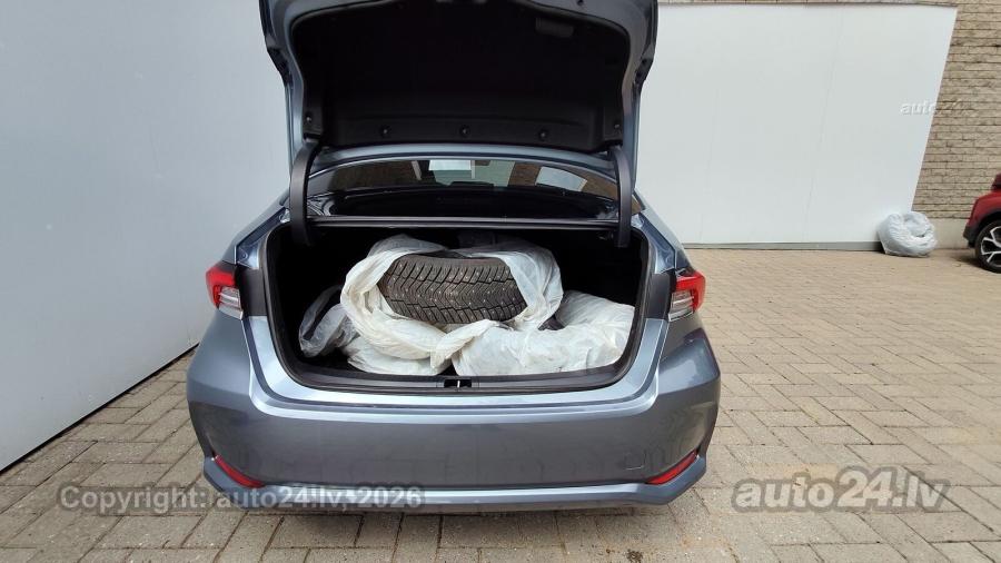Grey Toyota Corolla 2019 in Tallinn, with an engine capacity of 1.60 L and mileage of 55 thousand km for 16495 €, photo 11 on AUTOMOTO.COM.LV